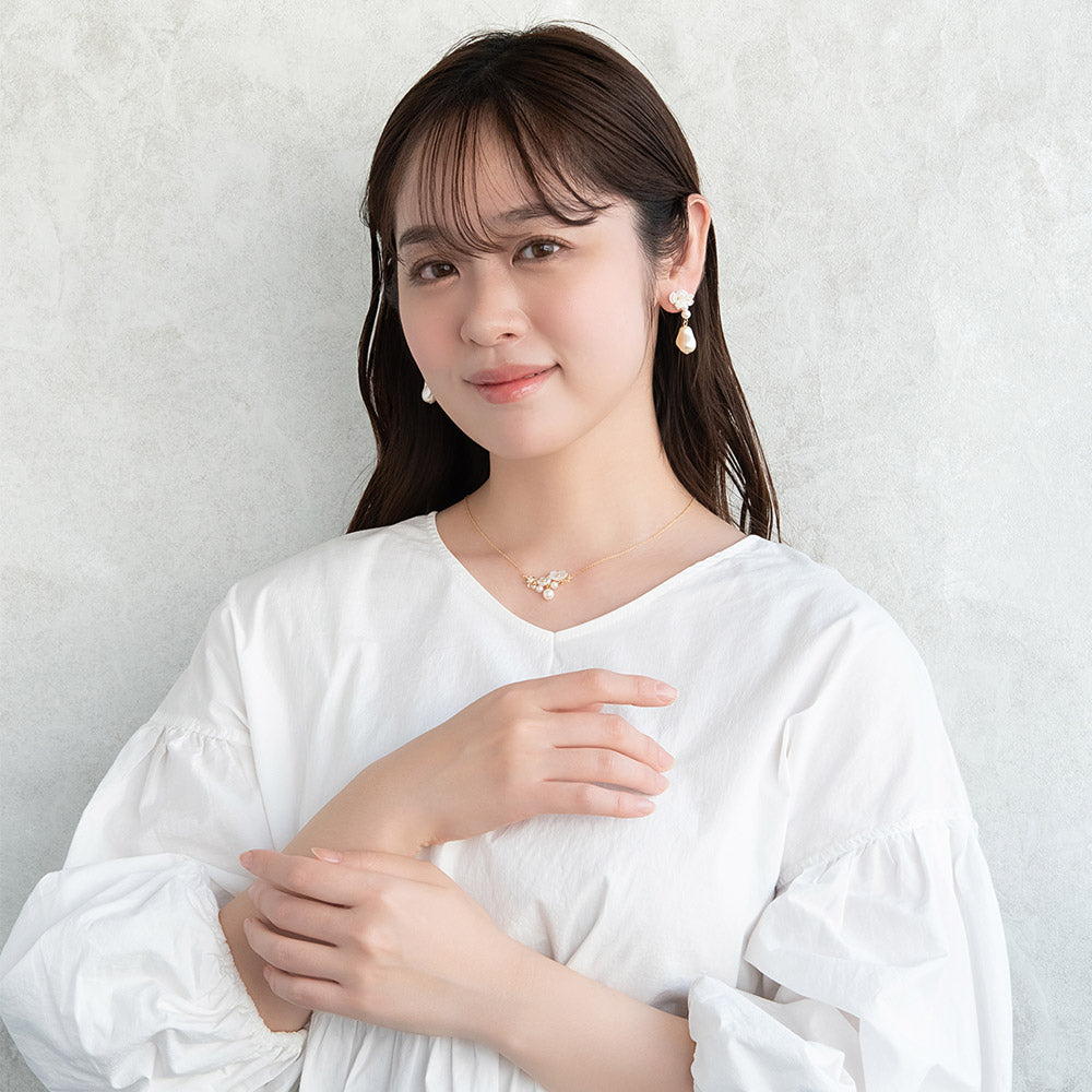 White Flower Cluster Necklace