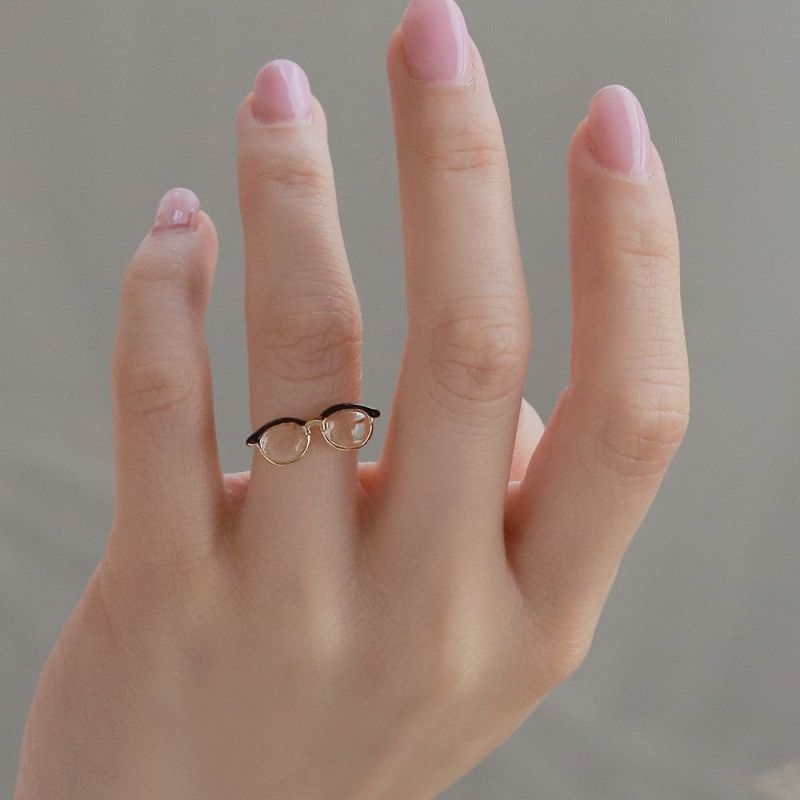 Stylish Eyeglasses Ring