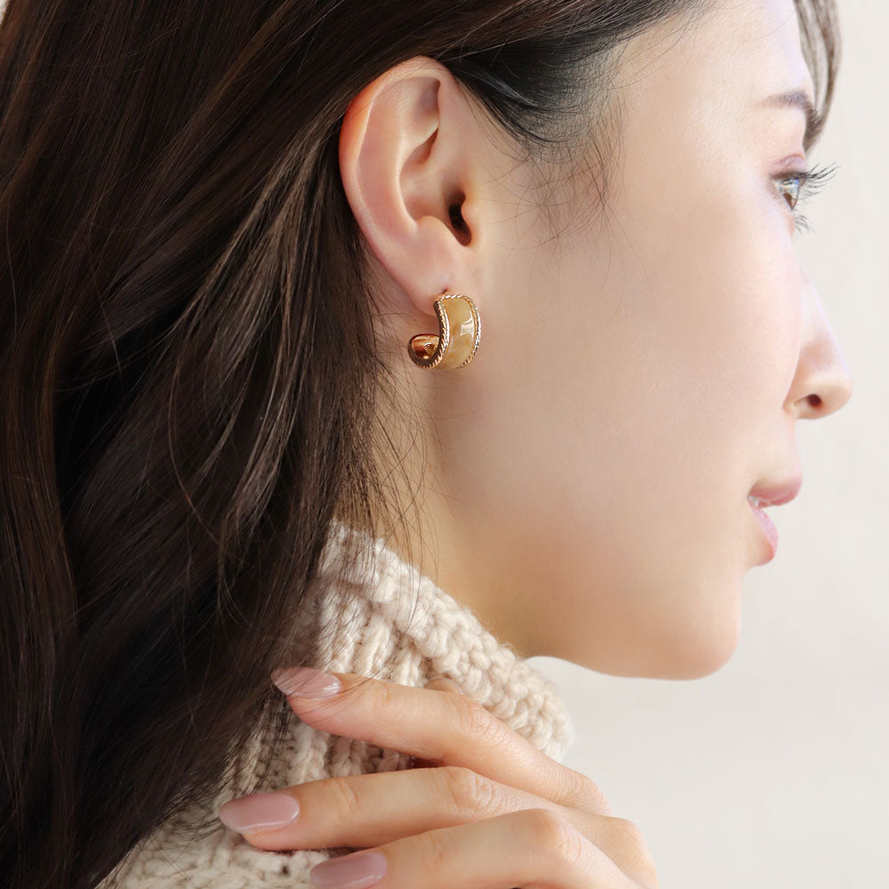 Rimmed Wide C Earrings